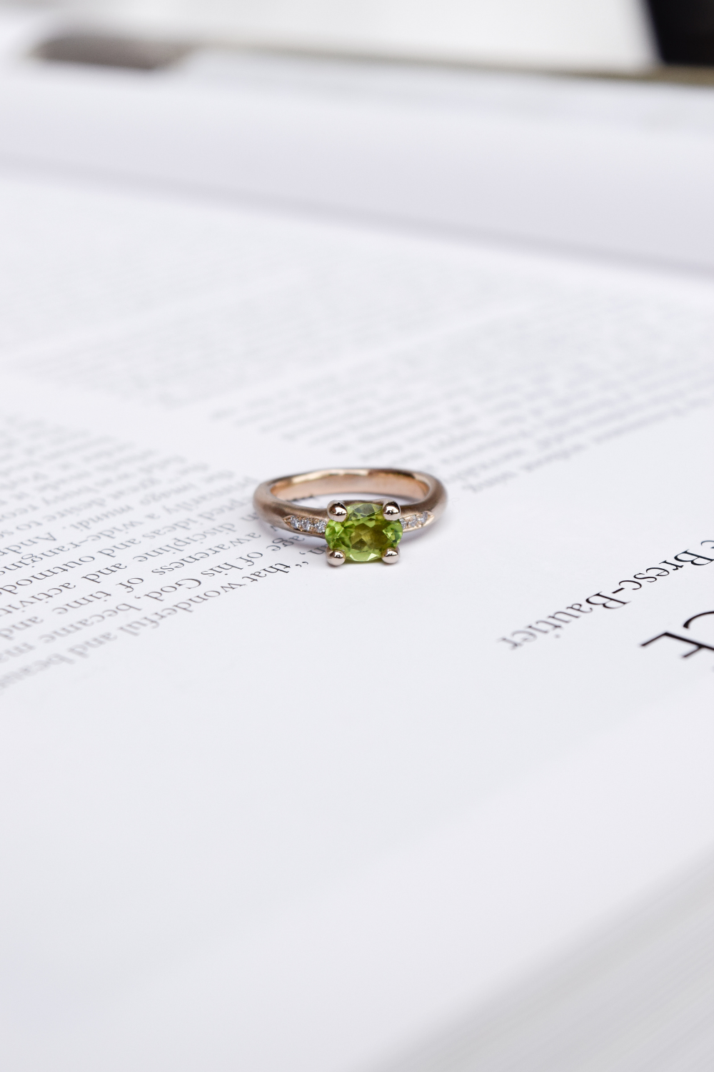 ALL ABOUT / PERIDOT – POMPUS